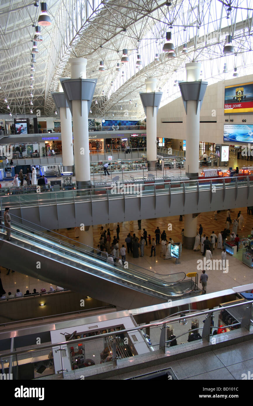 Airport departures hall hi-res stock photography and images - Alamy