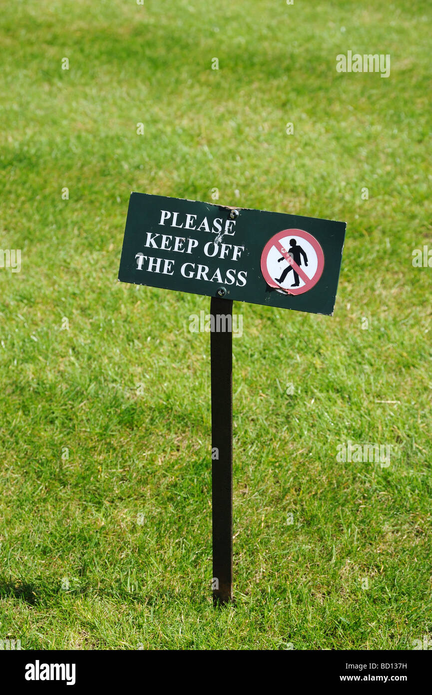 Sign on grass hi-res stock photography and images - Alamy