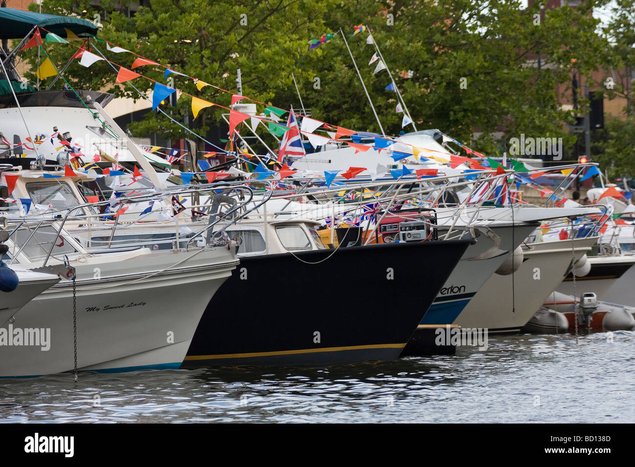 Maidstone kent england river boat hi-res stock photography and images ...
