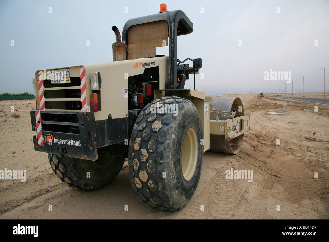 Tractor steam roller in the desert Kuwait Stock Photo - Alamy