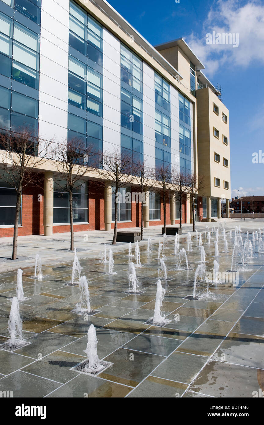 Office building humber quays hull hi-res stock photography and images ...