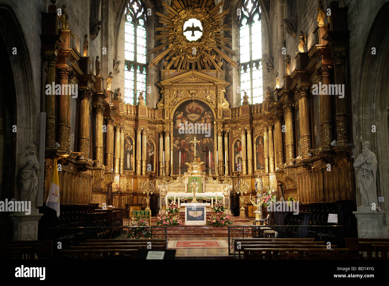 Interior and altar of the St. Pierre Church in Avignon, Provence ...
