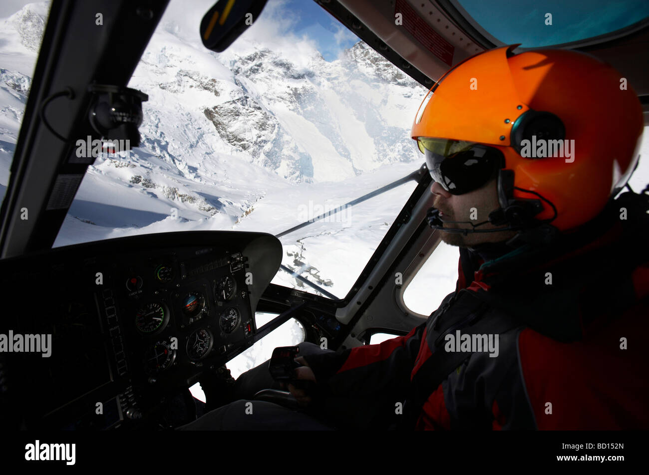 Pilots inside the helicopter cockpit hi-res stock photography and ...