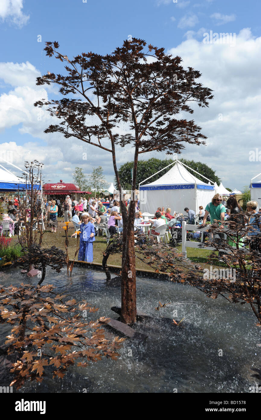 Metal tree hi-res stock photography and images - Alamy