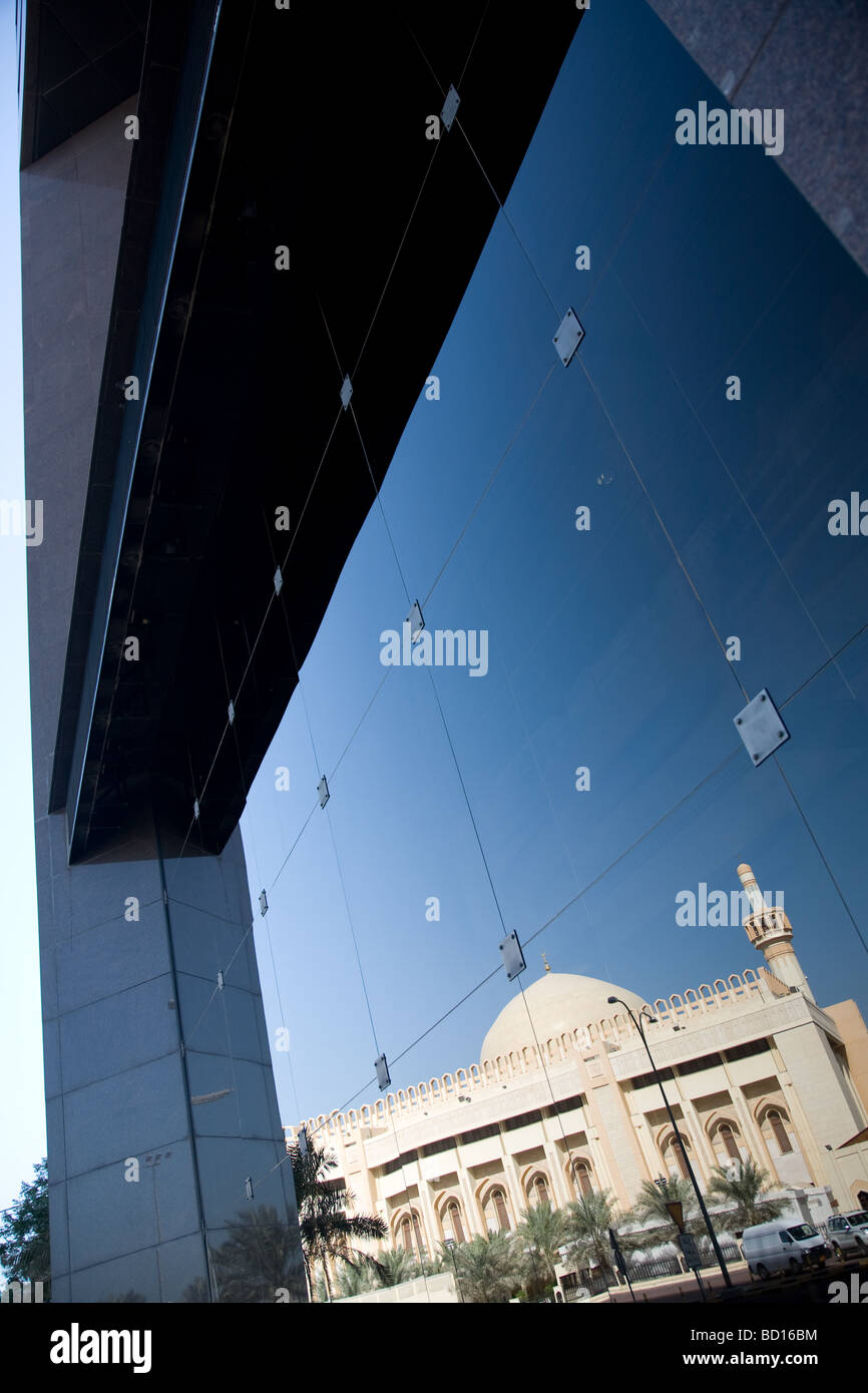 KUWAIT CITY STOCK EXCHANGE Stock Photo - Alamy