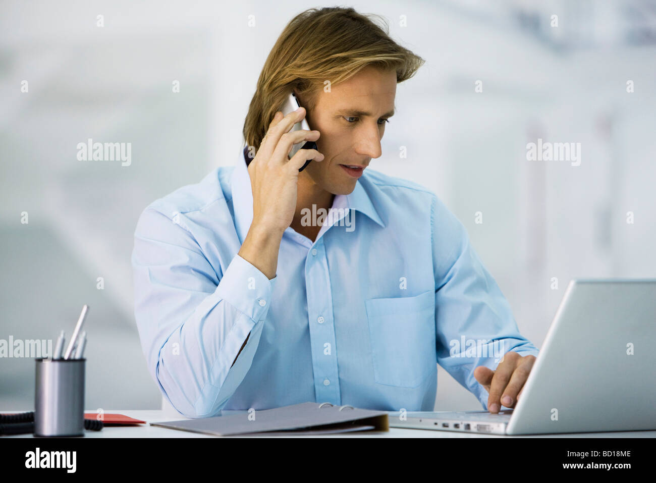 Mobile phone holders hi-res stock photography and images - Alamy