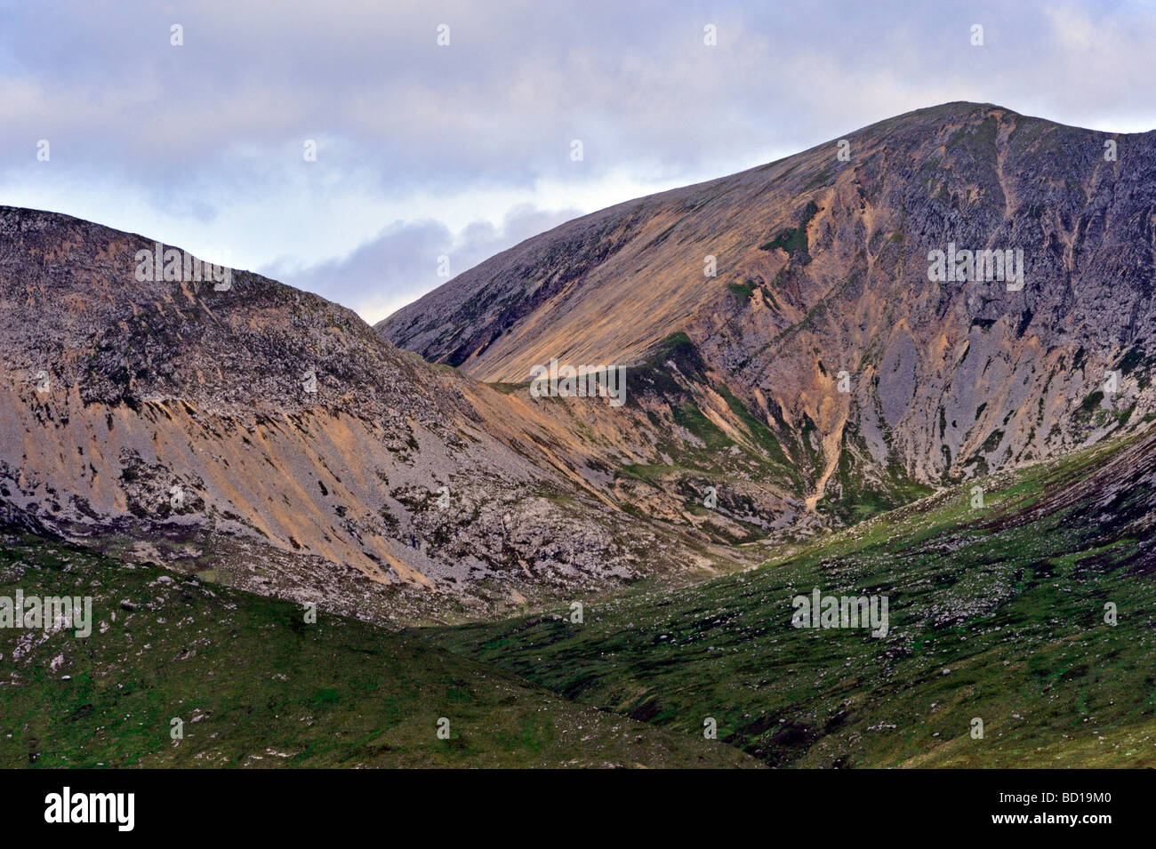Beinn Dearg Bheag, Coire Sgreamhach and Beinn Dearg Mhor, from Strath ...