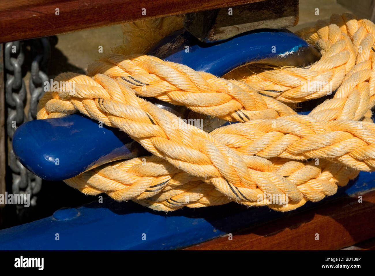 Rope wound round a boat cleat Stock Photo - Alamy