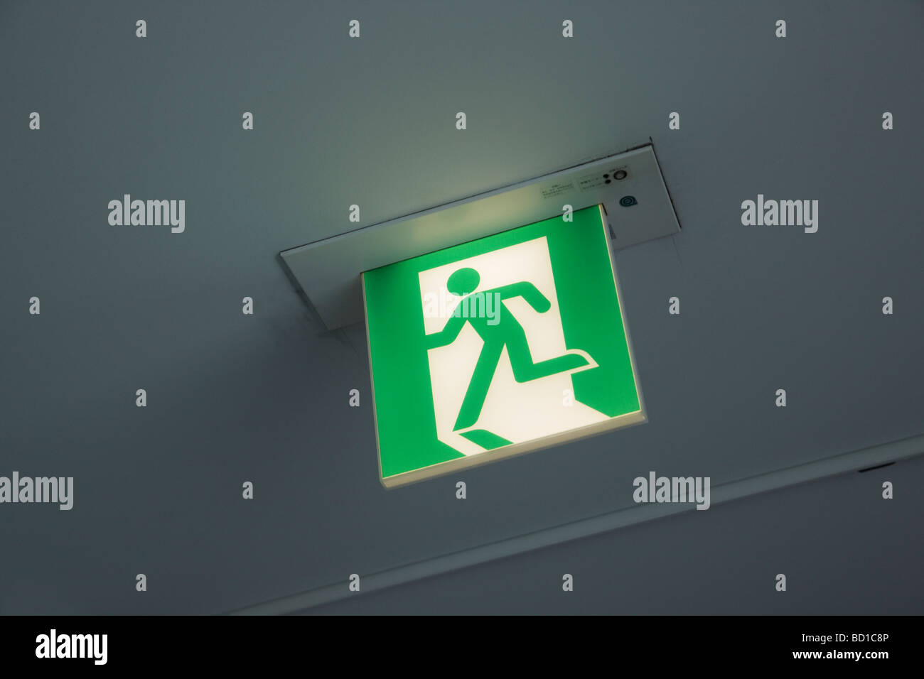 Exit sign building hi-res stock photography and images - Alamy