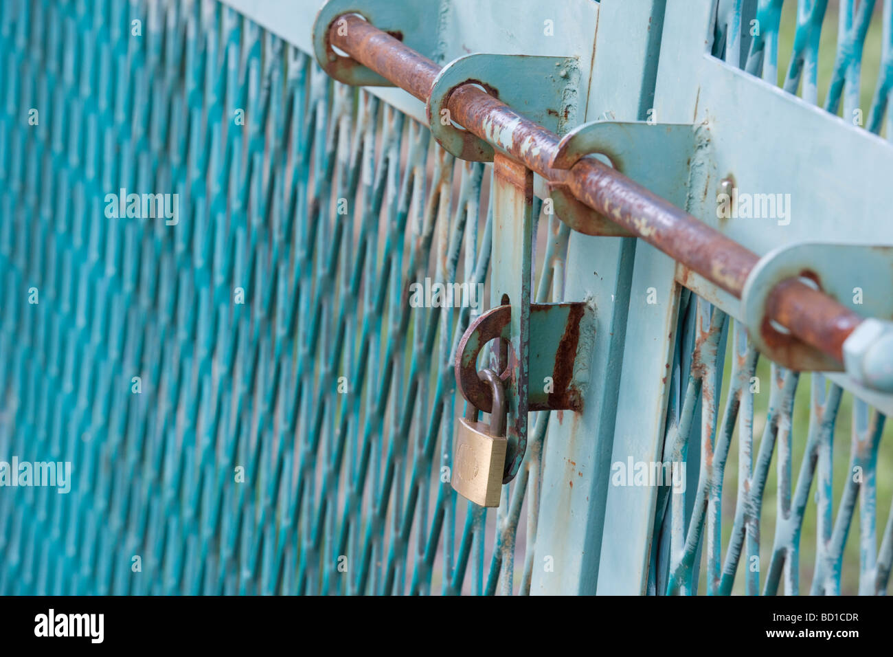 Side view closed door hi-res stock photography and images - Alamy