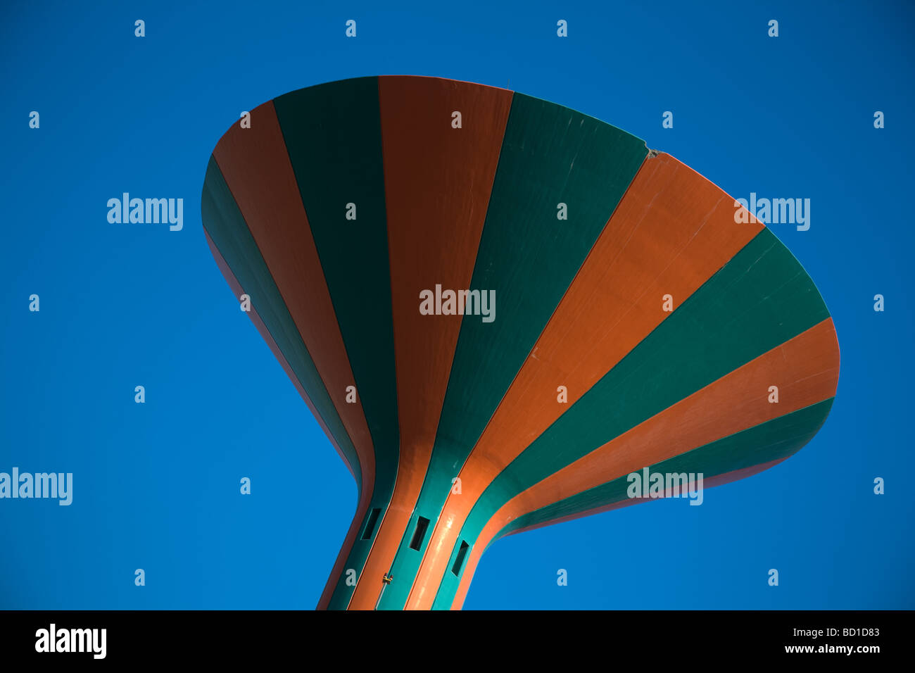 Kuwait water tank hi-res stock photography and images - Alamy