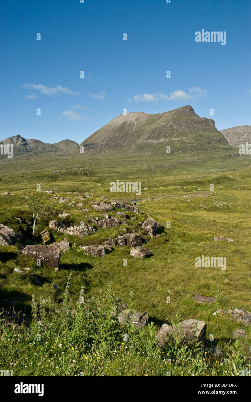 Quinag Mountain from nr Unapool Sutherland Scotland Stock Photo - Alamy