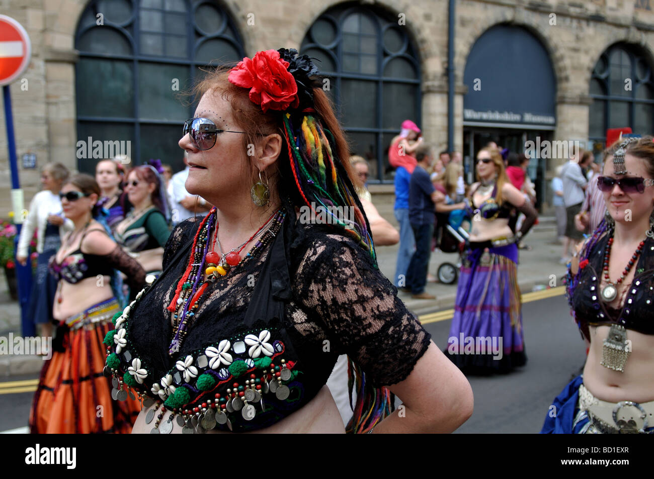 Barefoot bellydance hi-res stock photography and images - Alamy