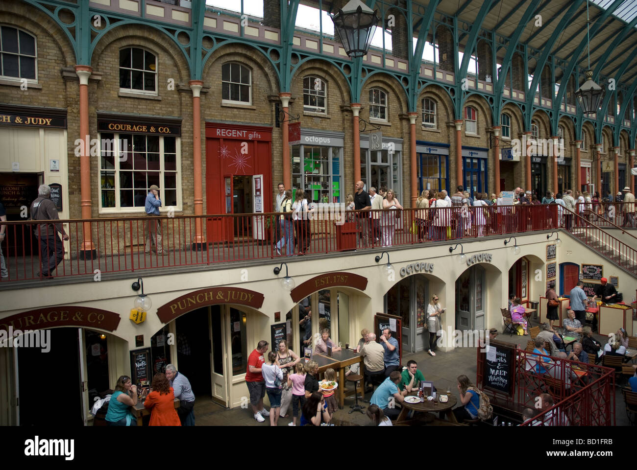 Covent garden shops hi-res stock photography and images - Alamy