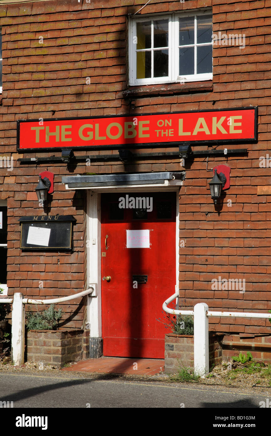 Pub closed down with notice on the front door in Alresford Hampshire ...