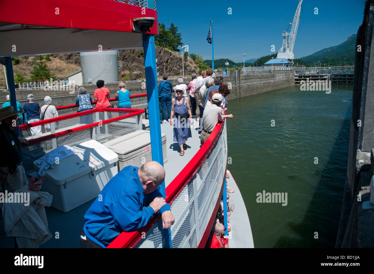 Paddle wheel river tour boat waiting for lock to fill at Bonneville ...