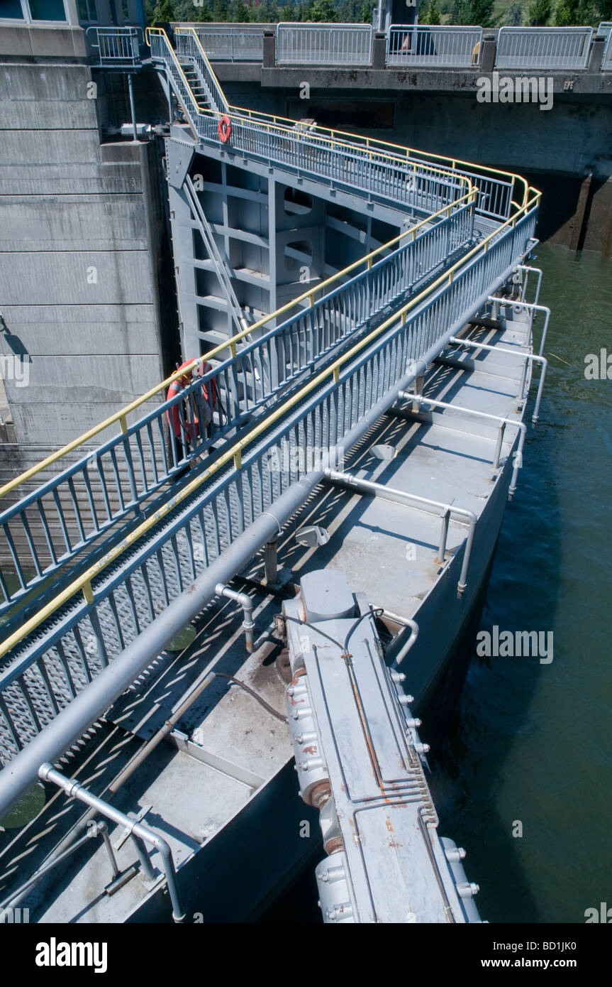Downstream lock gate at Bonneville Lock and Dam Columbia River Gorge ...