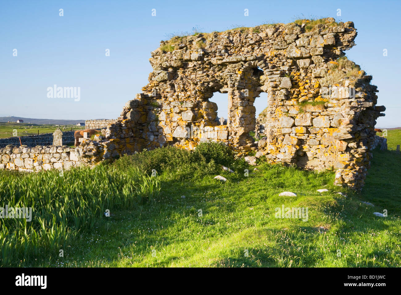 Church ruins hebrides hi-res stock photography and images - Alamy