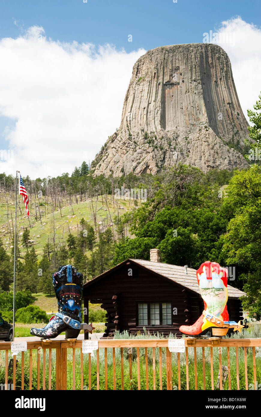 View from the entrance at Devils Tower National Monument in Wyoming ...