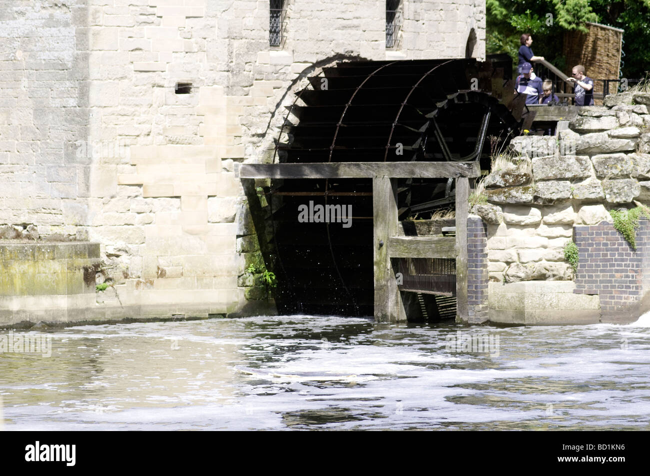 Waterwheel at the mill at Warwick Castle, Warwickshire, England, UK ...