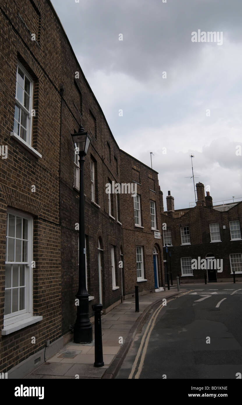Typical london street hi-res stock photography and images - Alamy