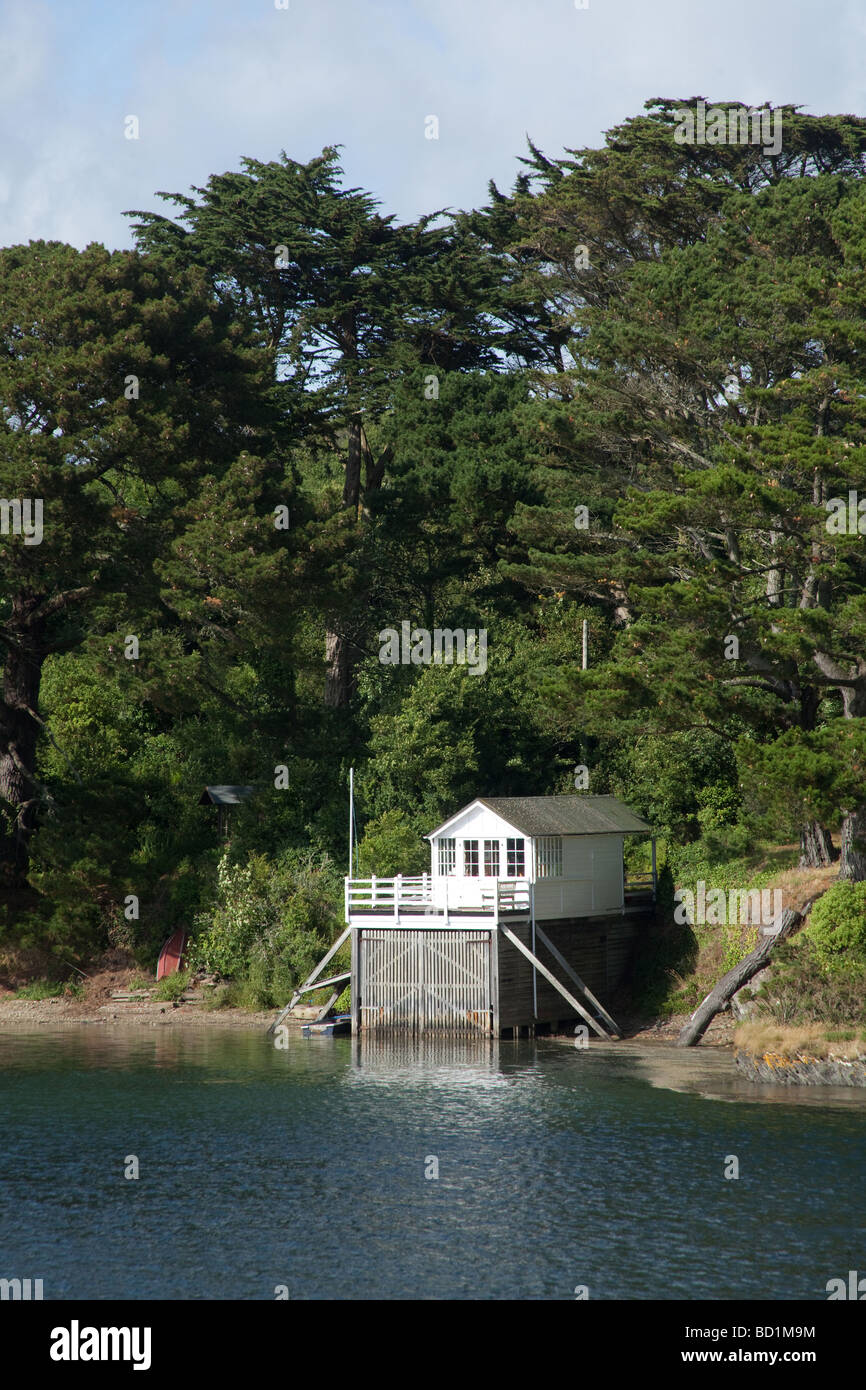 House boat sailing hi-res stock photography and images - Alamy