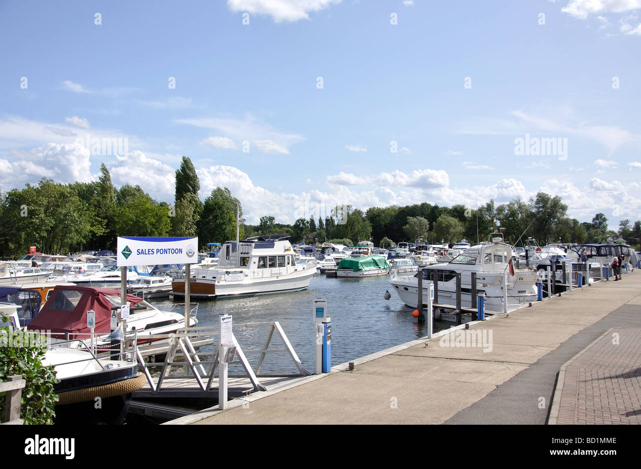 Shepperton Marina, Shepperton, Surrey, England, United Kingdom Stock ...