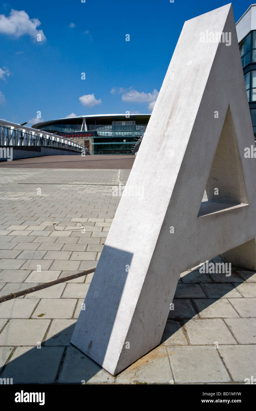 Emirates stadium logo hi-res stock photography and images - Alamy