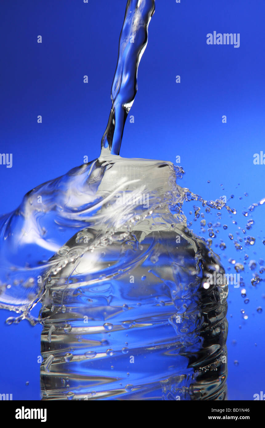 Doused in water hi-res stock photography and images - Alamy