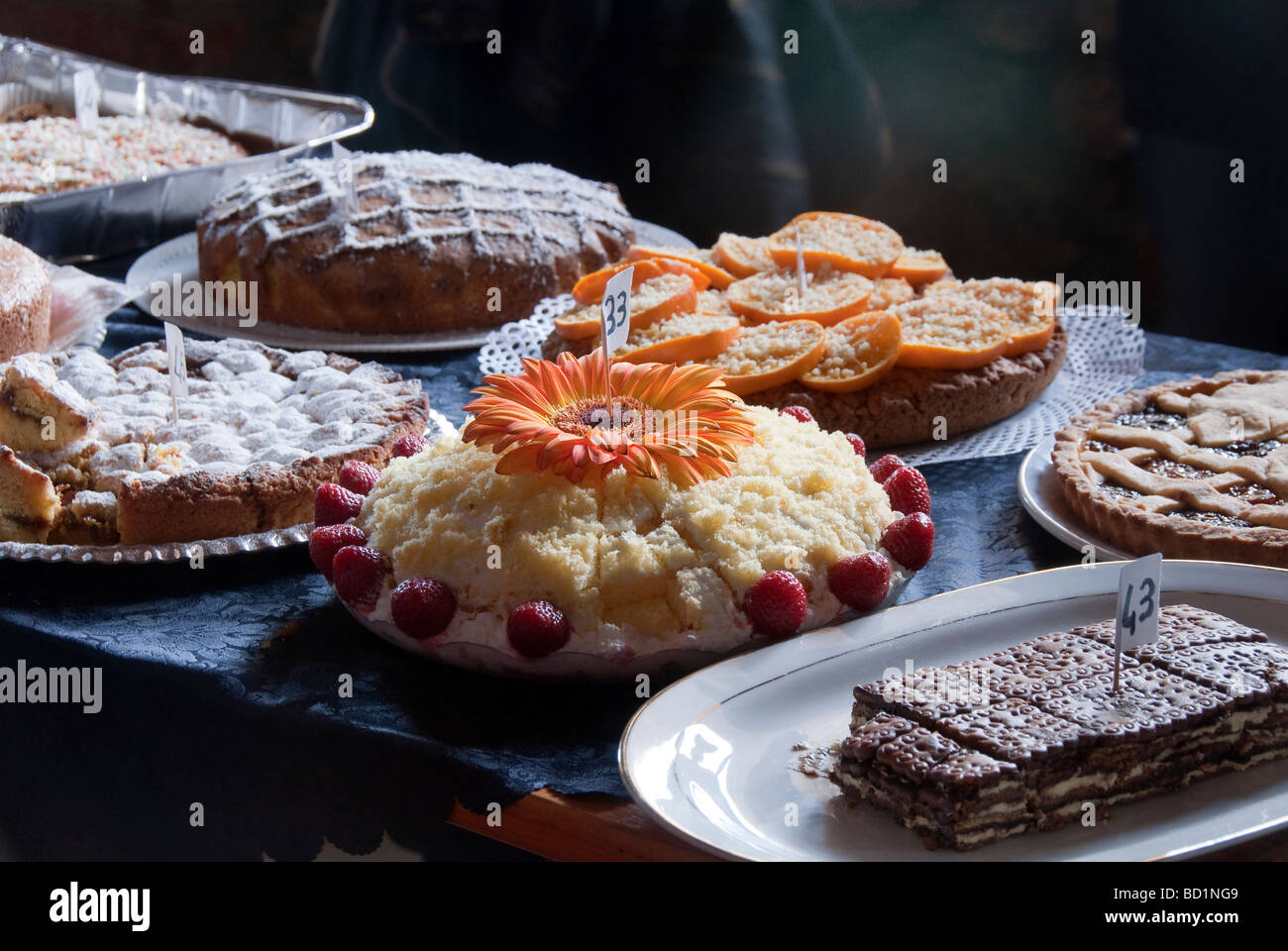 Torte multiple hi-res stock photography and images - Alamy