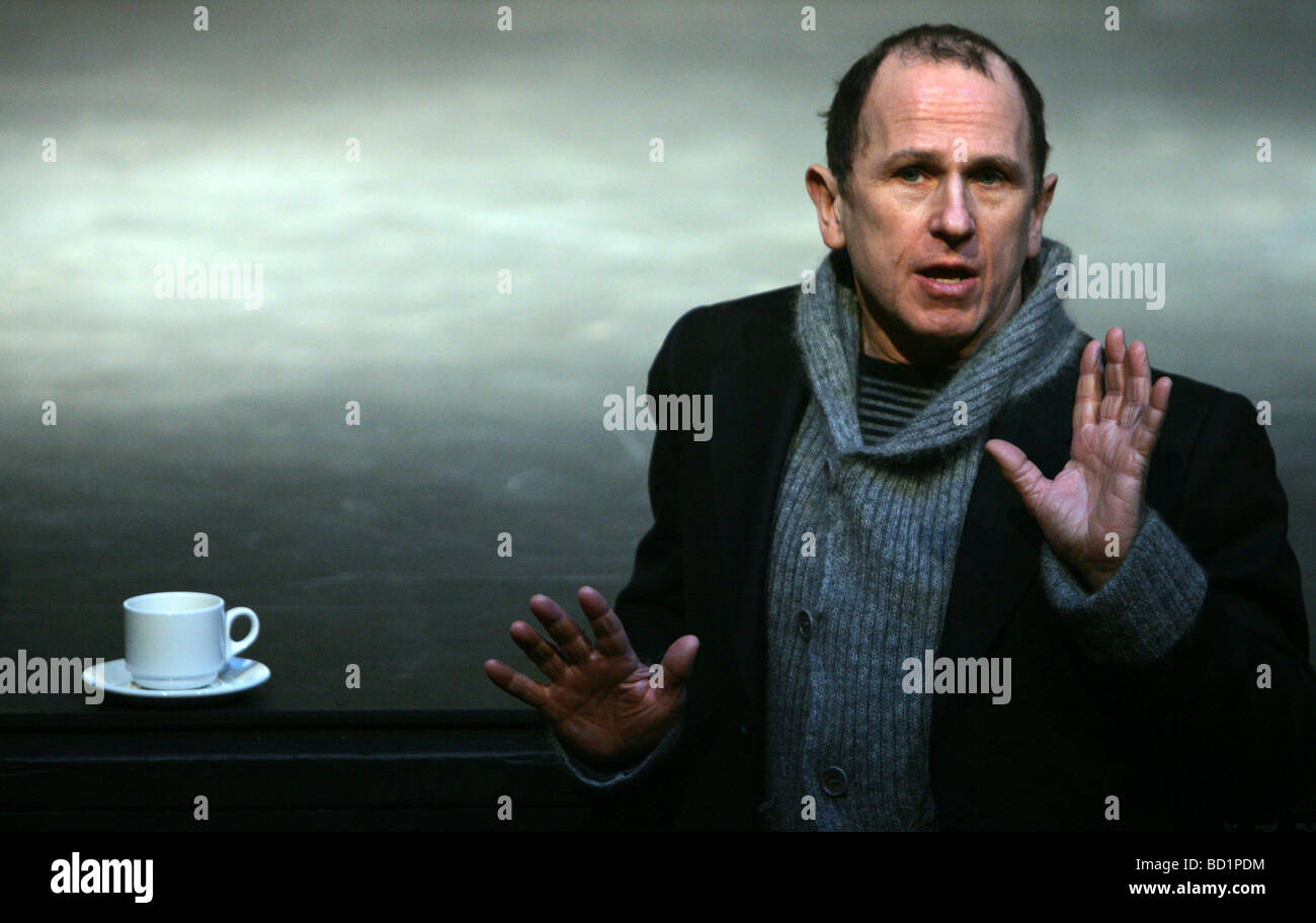 Ballet dancer Wayne Sleep Stock Photo - Alamy