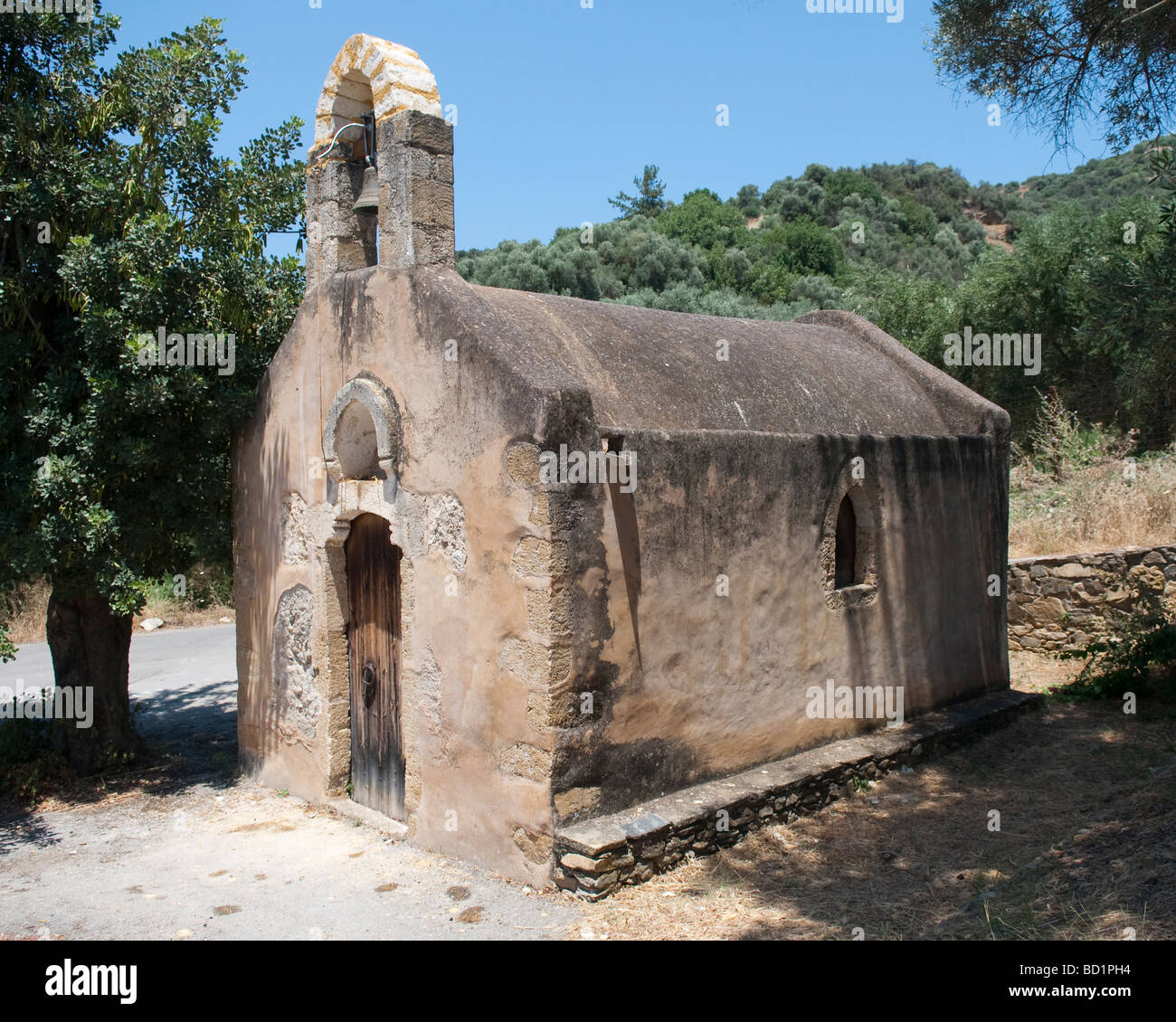 Small rural church on Crete, Greece Stock Photo - Alamy