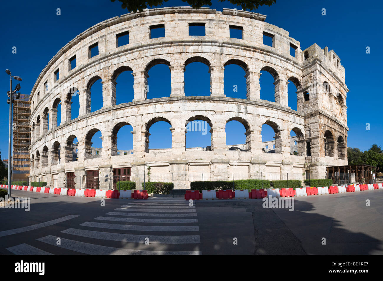 Roman arena amphitheatre history hi-res stock photography and images ...
