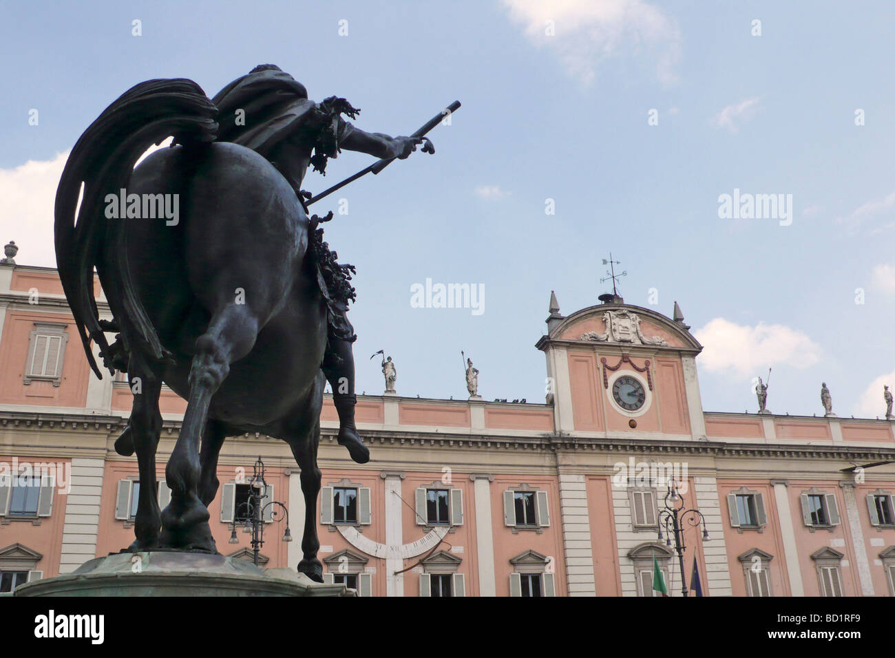 Equestrian statue of Alessandro Farnese Piacenza Italy Stock Photo - Alamy