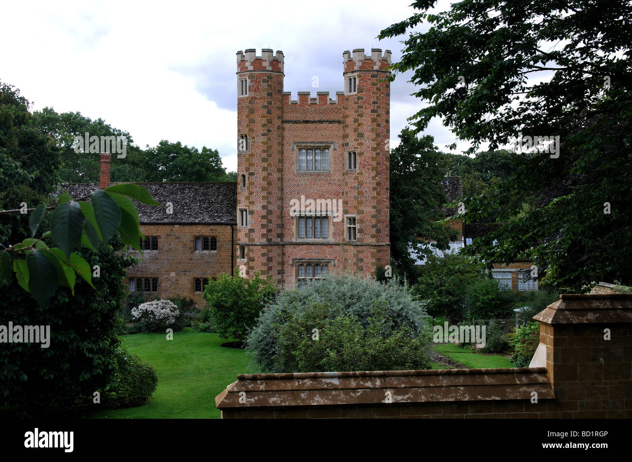 Hanwell castle hi-res stock photography and images - Alamy