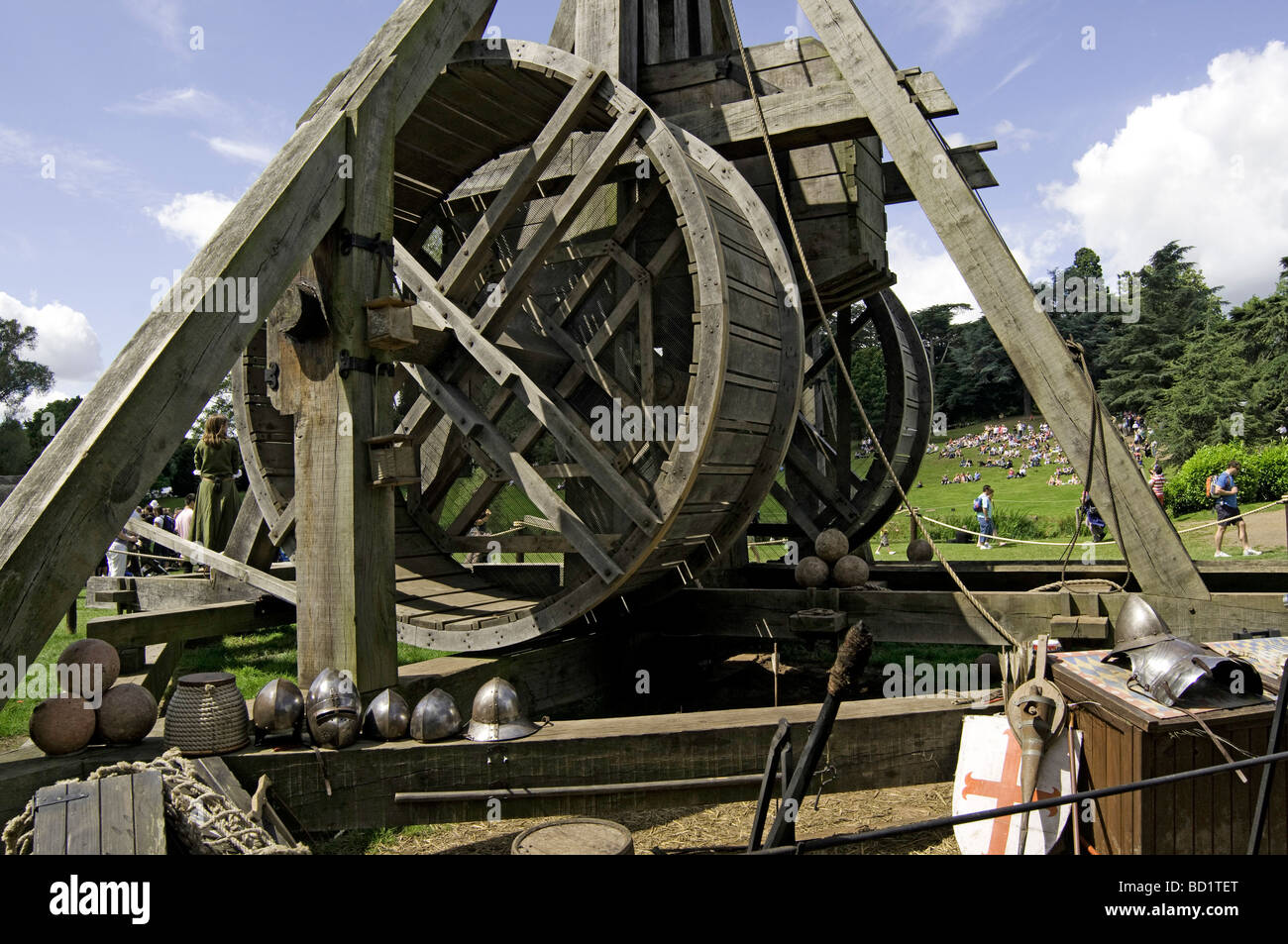 Warwick Castle is home to one of the world's largest Trebuchet, Warwick ...