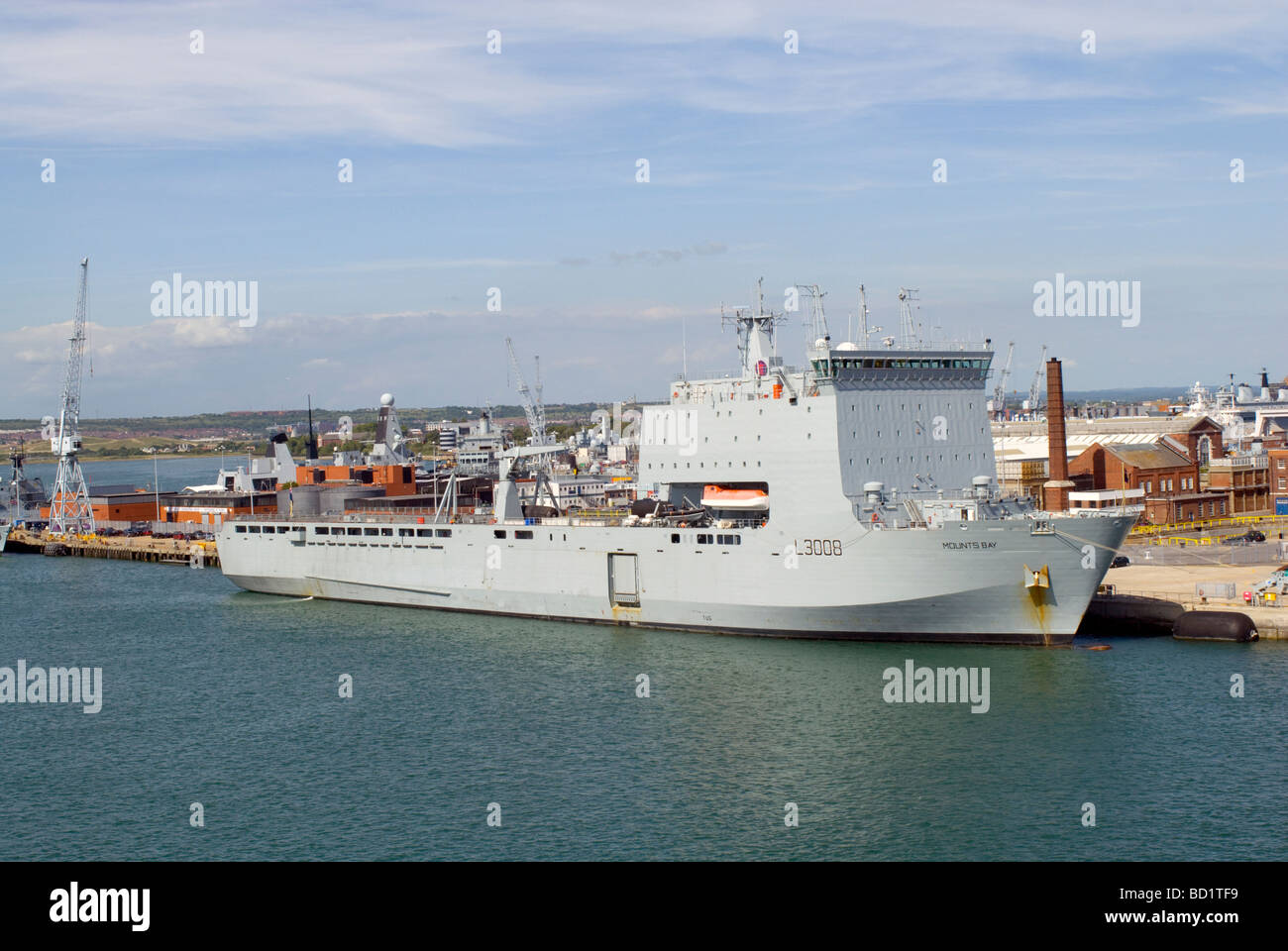 RFA Mounts Bay (L3008) is a Bay class auxiliary landing ship dock of ...