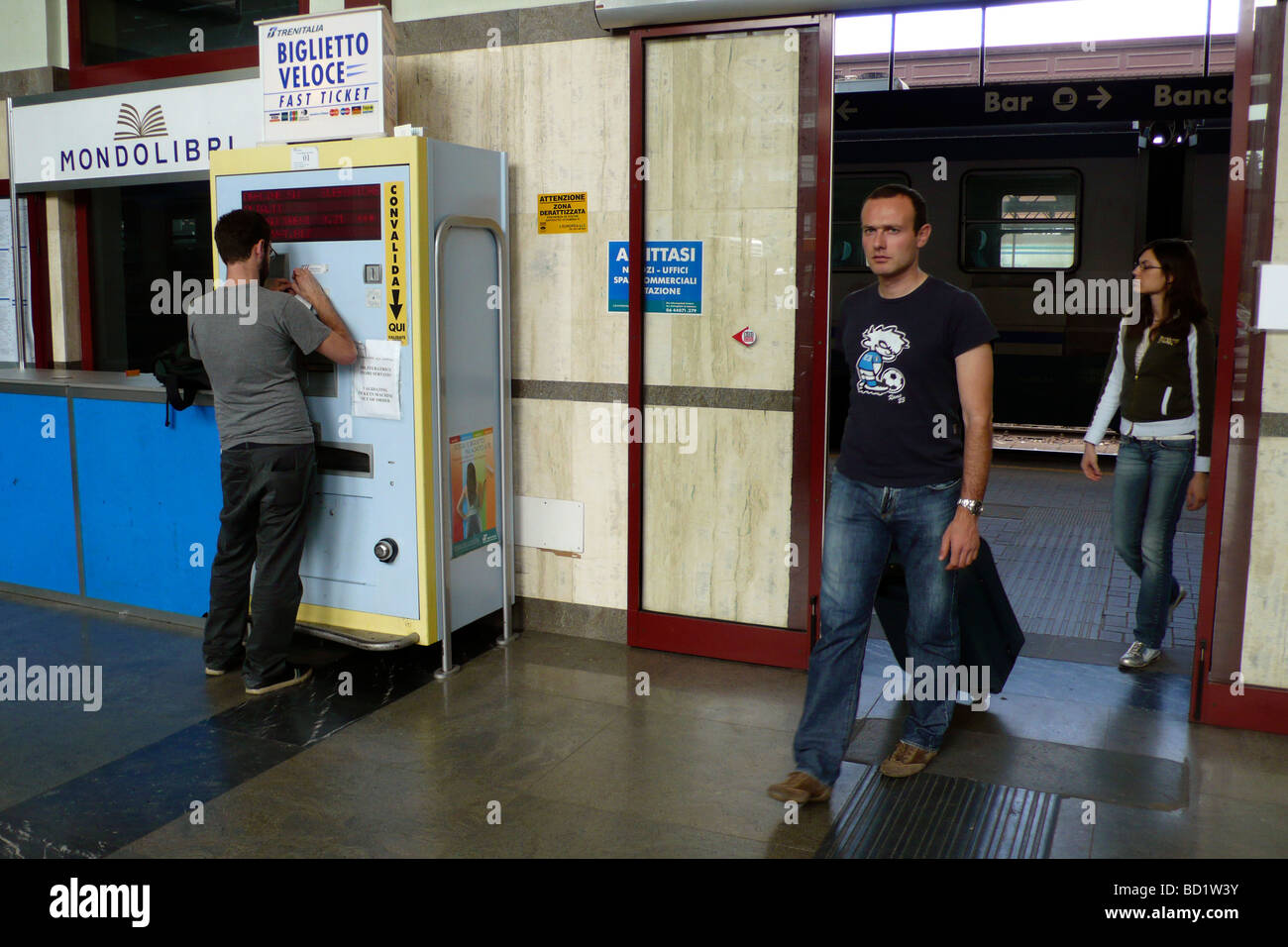 Trenitalia ticket machine hi-res stock photography and images - Alamy