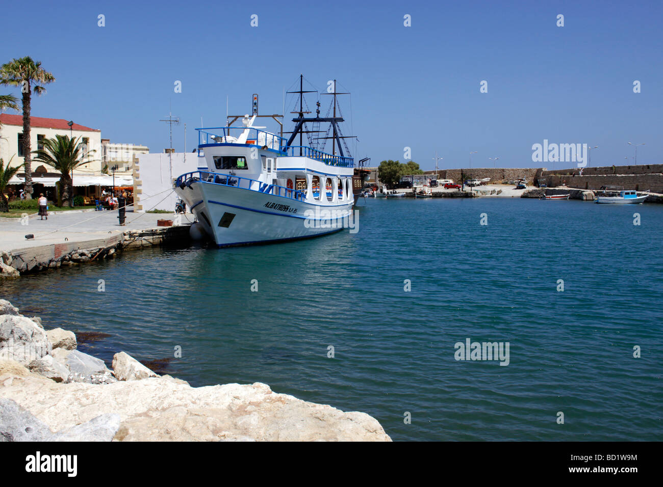 RETHYMNON VENETIAN HARBOUR ON THE GREEK ISLAND OF CRETE Stock Photo - Alamy