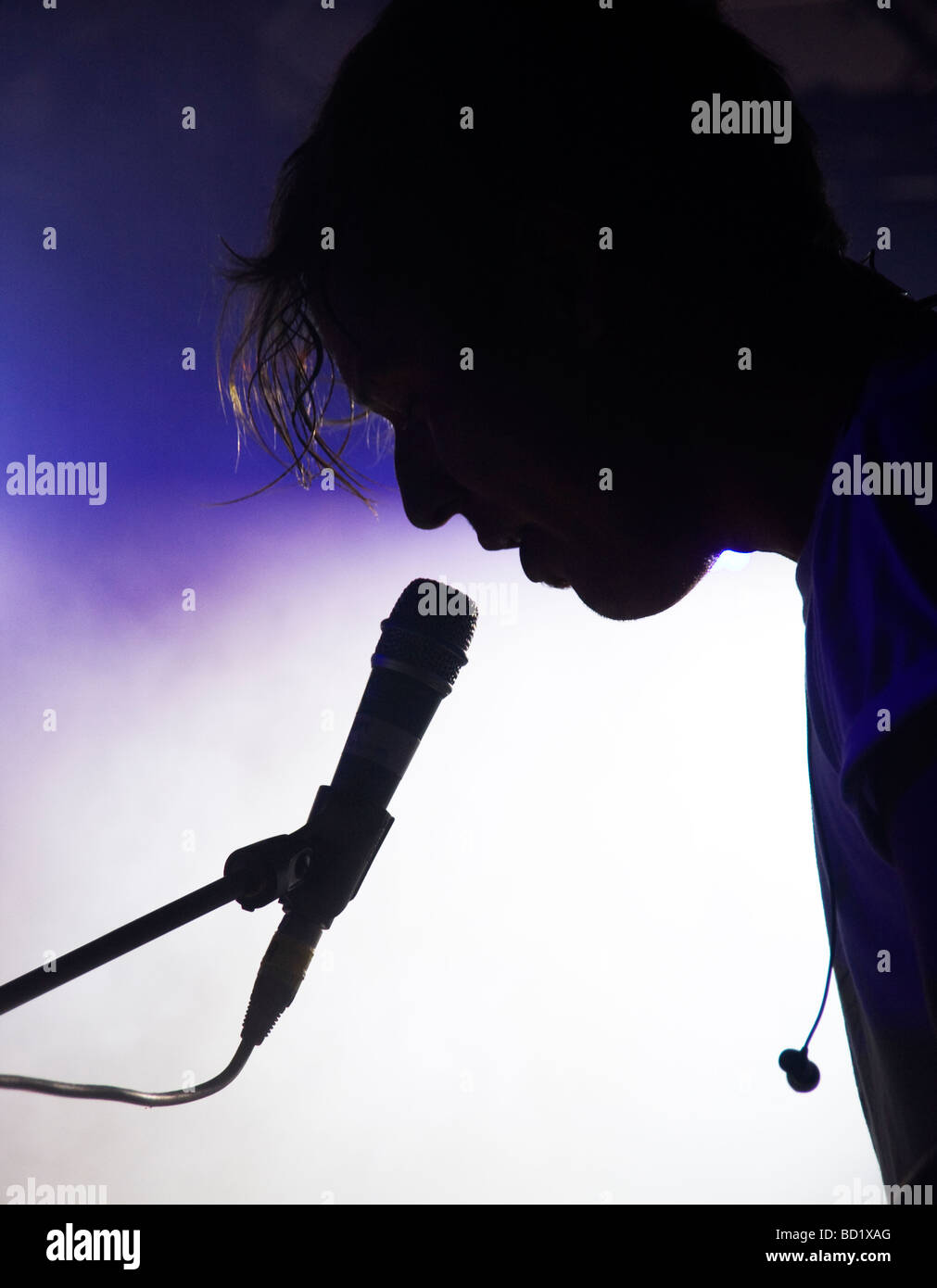 Audience crowd free live concert hi-res stock photography and images ...