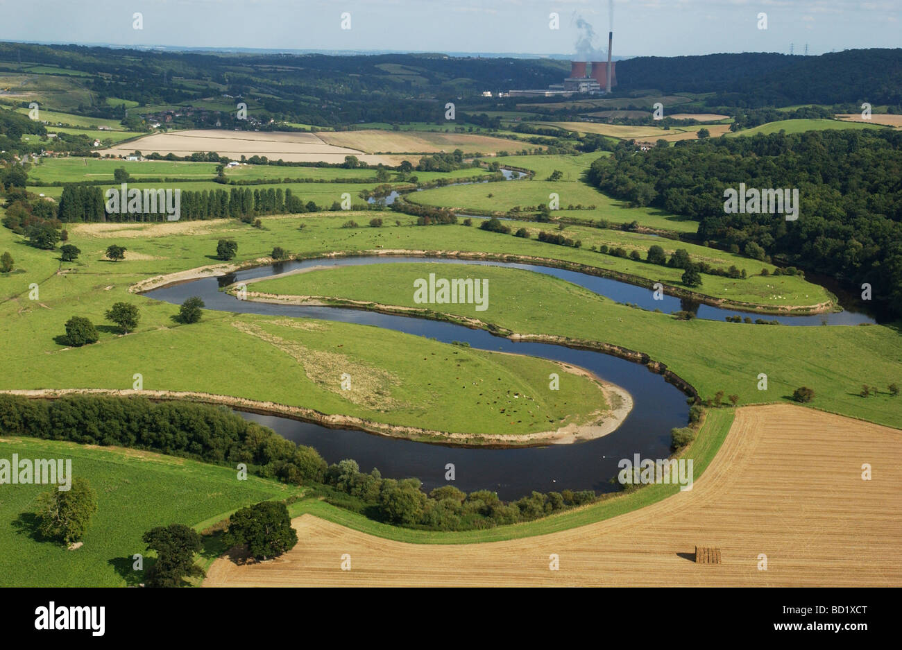 River meander uk hi-res stock photography and images - Alamy