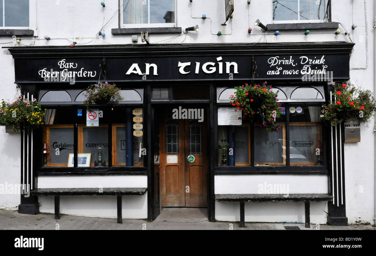 An Tigin public house,High Street, Schull, County Cork, Ireland Stock ...