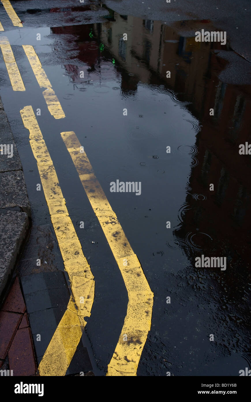 Wet manchester hi-res stock photography and images - Alamy