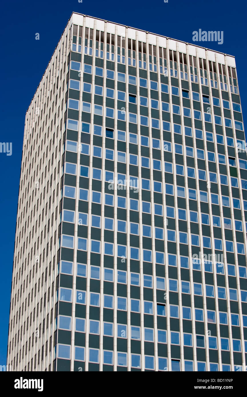 High rise office block hi-res stock photography and images - Alamy