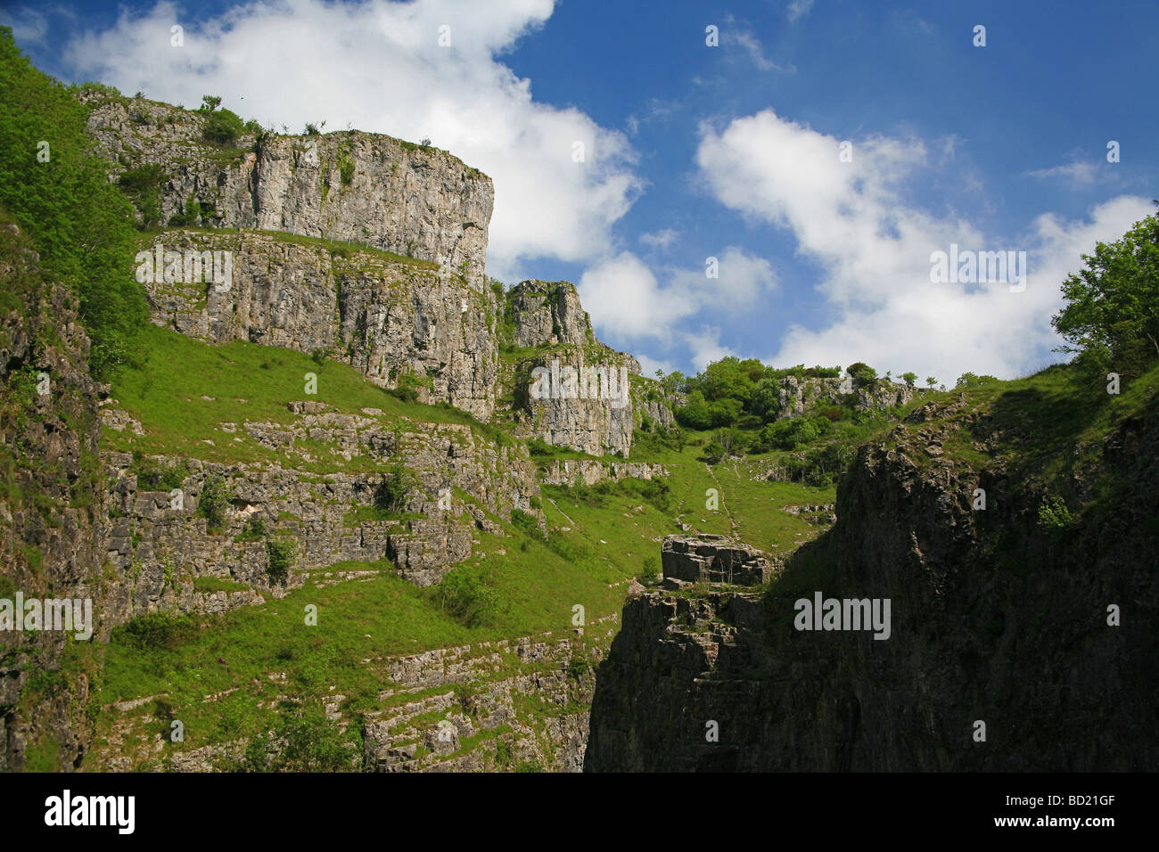 The towering limestone cliffs in Cheddar Gorge, Somerset, England, UK ...