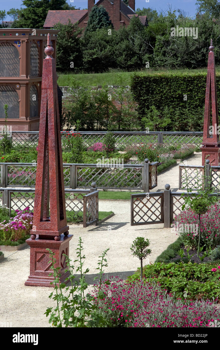 the elizabethan garden at kenilworth castle warwickshire the midlands ...