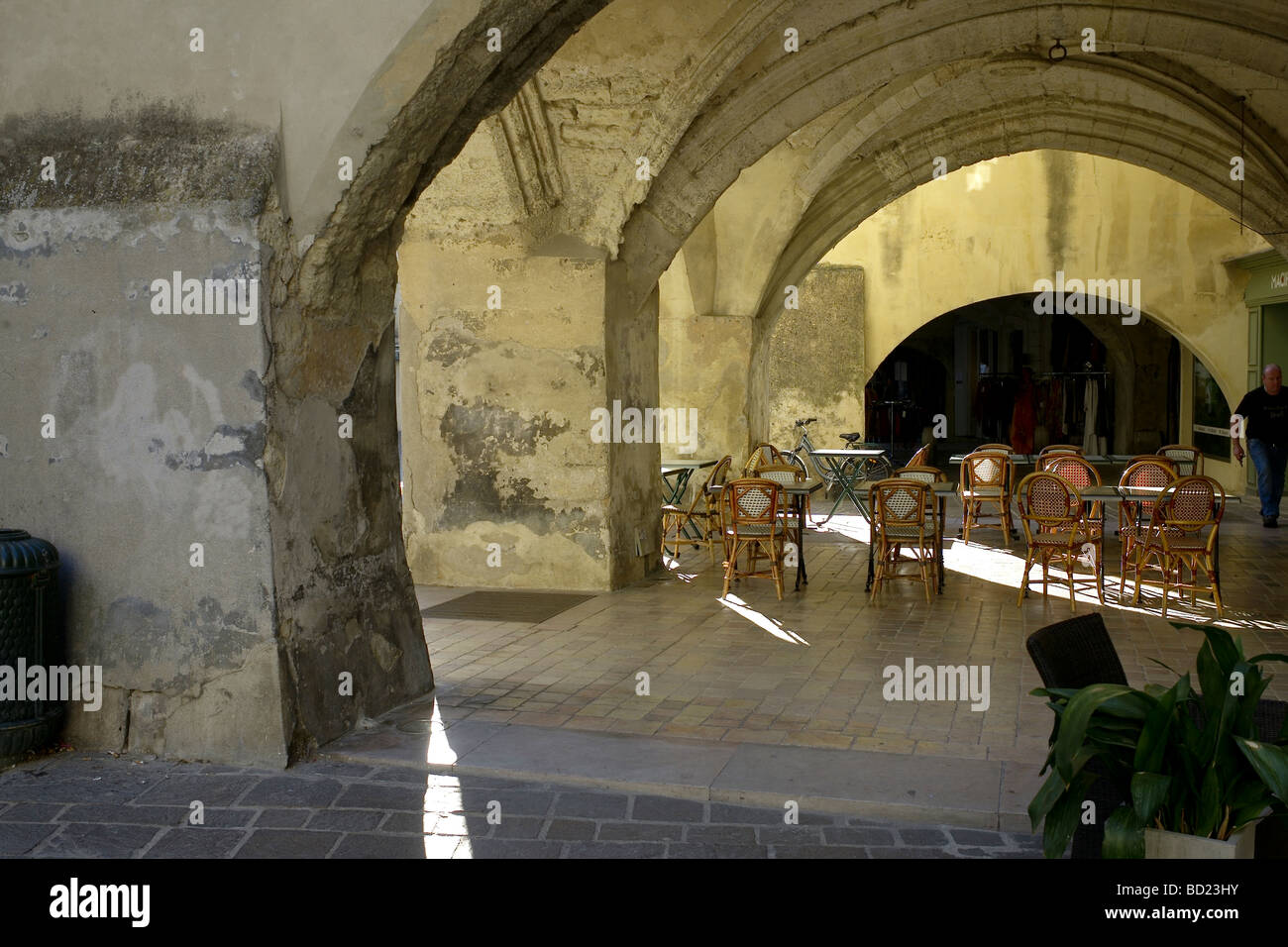 Originally Ucetia, Uzès was a small Gallo-Roman oppidum, or ...