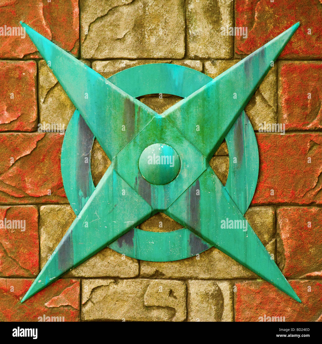 Cross circle hi-res stock photography and images - Alamy