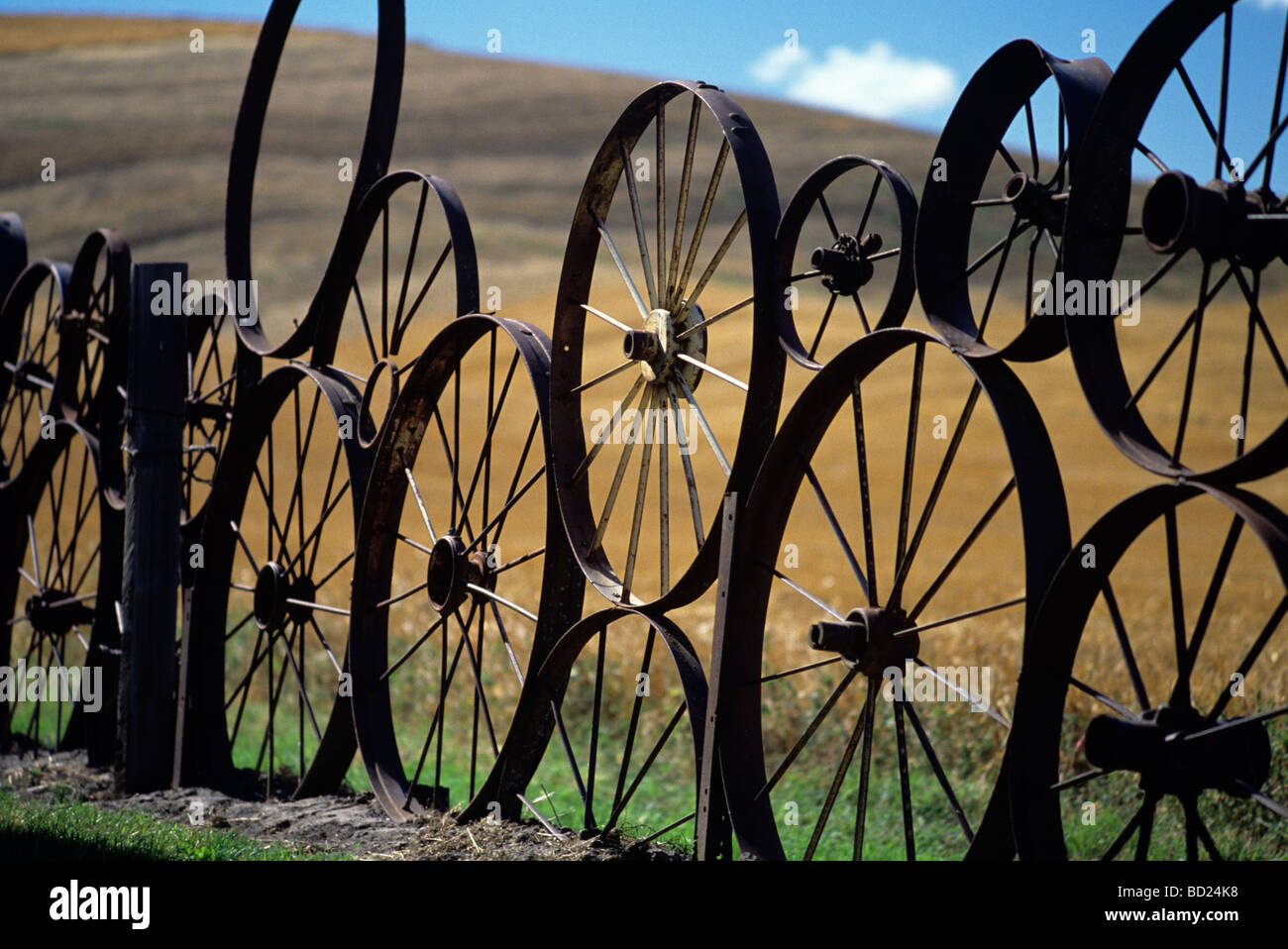 Wheel fence farm palouse washington hi-res stock photography and images ...