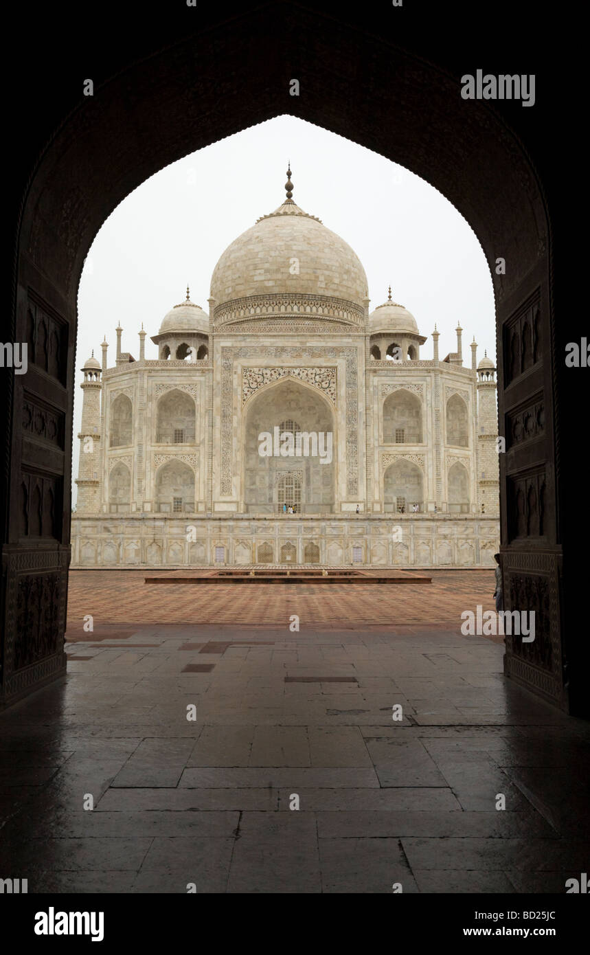 View the east side of the Taj Mahal mausoleum dome from the Jawab, on ...